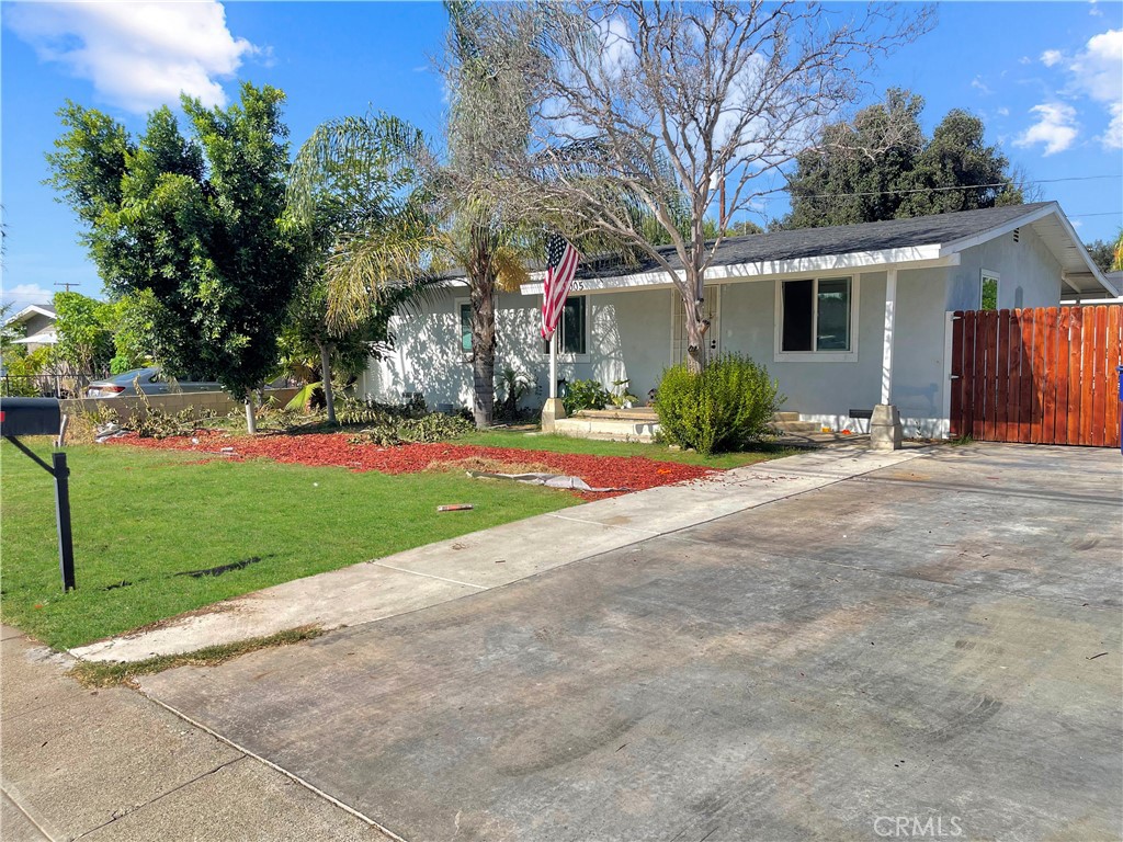 3005 Mary St, Riverside, CA 92506 - MLS MB23164613 - Coldwell Banker