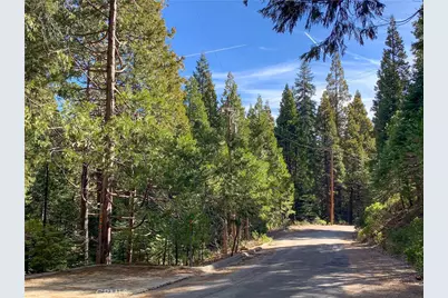 7653 Forest Dr, Fish Camp, CA 93623 - MLS MP25019314 - Coldwell Banker