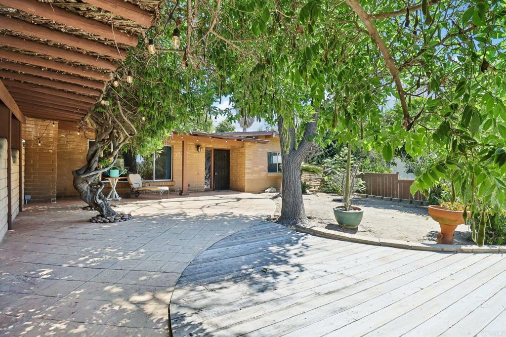 1229 Pepper Tree Ln, Fallbrook, CA 92028 - MLS NDP2405254 - Coldwell Banker