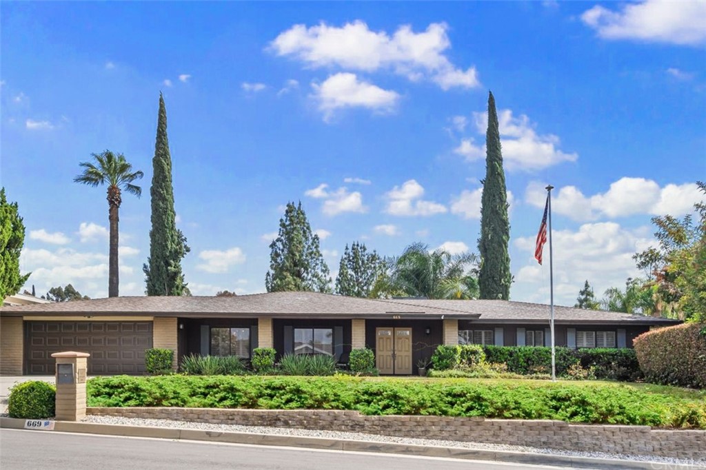 669 Center Crest Dr, Redlands, CA 92373 - MLS OC22094917 - Coldwell Banker