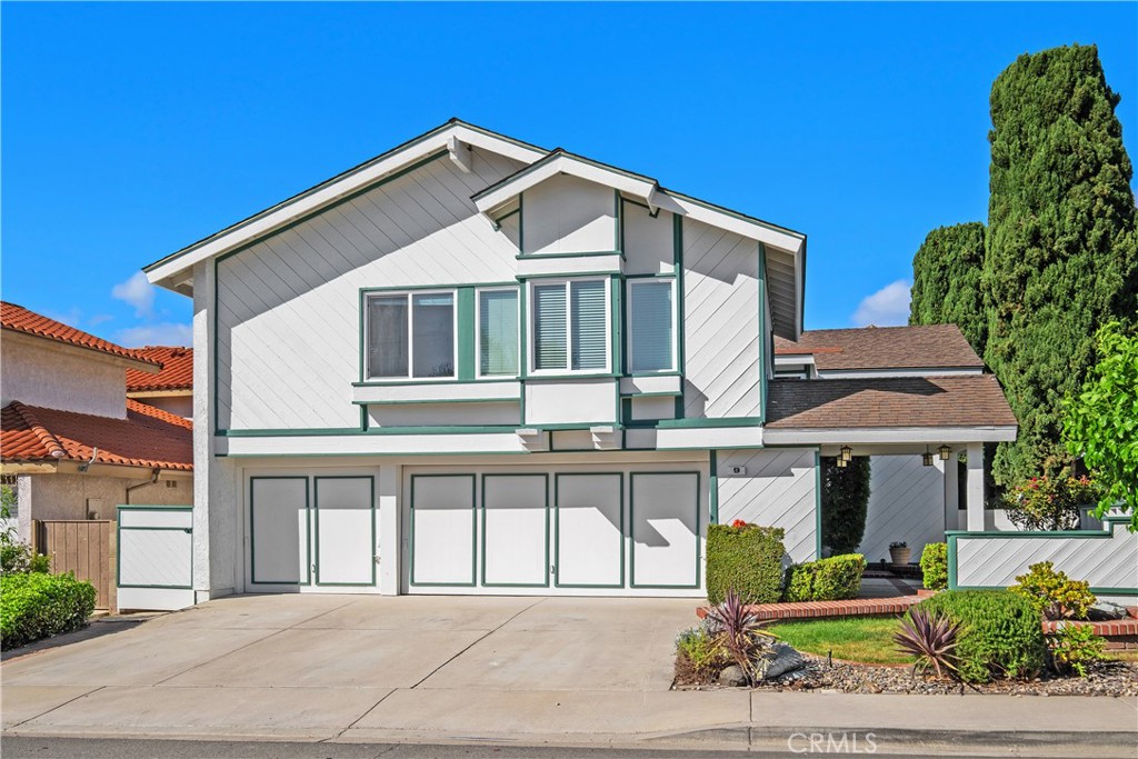 9 Aberdeen St, Irvine, CA 92620 - MLS OC25137416 - Coldwell Banker