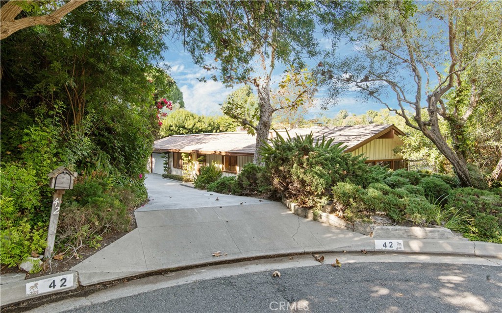 42 Pony Ln, Rolling Hills Estates, CA 90274 - MLS PV23198817 - Coldwell ...