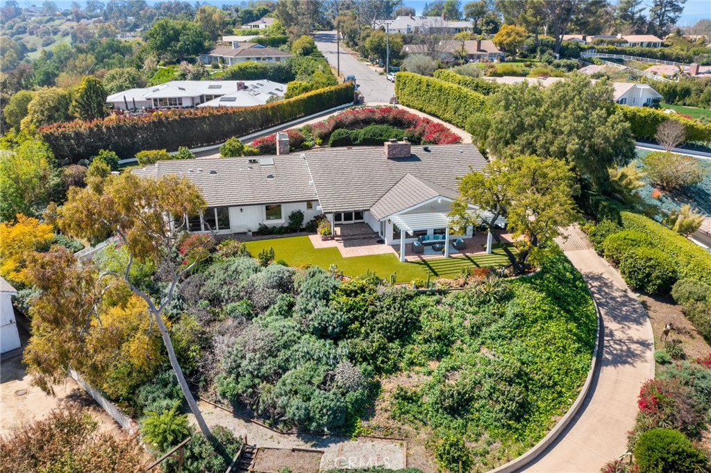 9 Maverick Ln, Rolling Hills, CA 90274 - MLS PV25066832 - Coldwell Banker