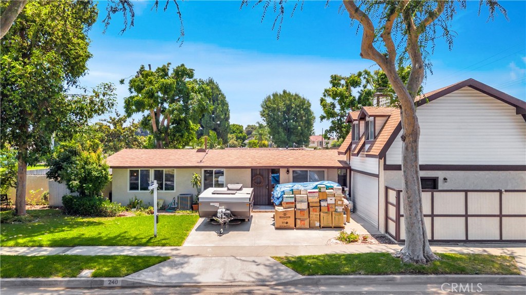 240 W Elm Ave, Fullerton, CA 92832 - MLS PW25063759 - Coldwell Banker