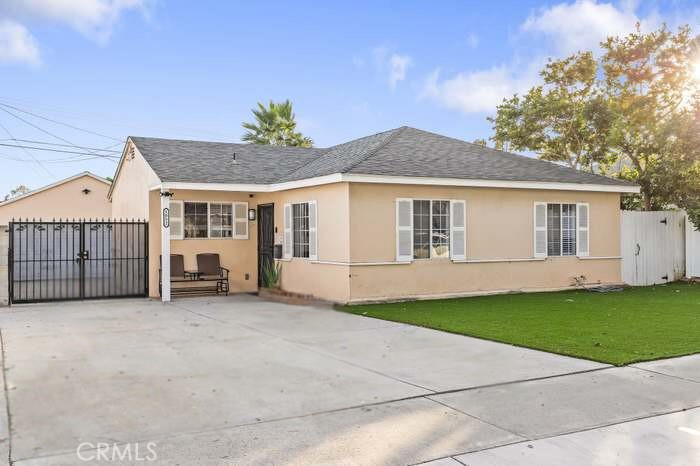 1052 Greenhedge St, Torrance, CA 90502 - MLS SB24237181 - Coldwell Banker