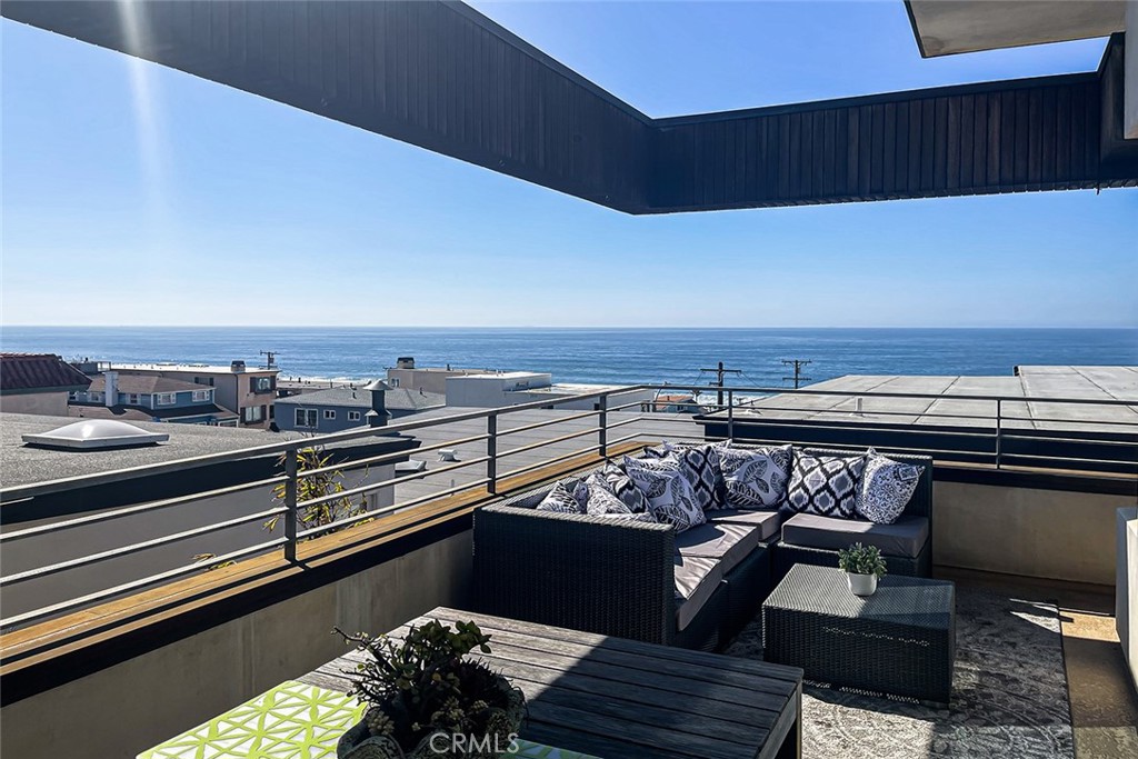 4321 Crest Dr, Manhattan Beach, CA 90266 - MLS SB25038527 - Coldwell Banker