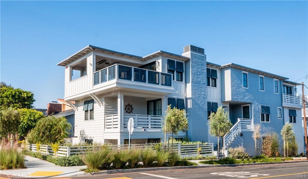 100 Morningside Dr, Manhattan Beach, CA 90266 - MLS SB25040996 ...
