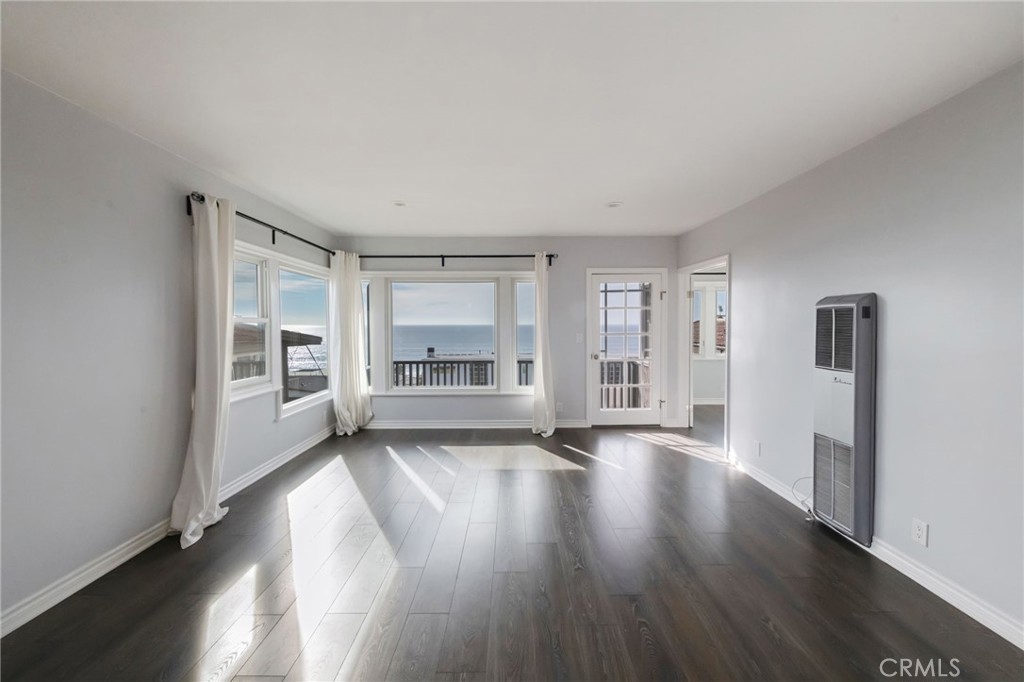 2919 Crest Dr, Manhattan Beach, CA 90266 - MLS SB25049369 - Coldwell Banker