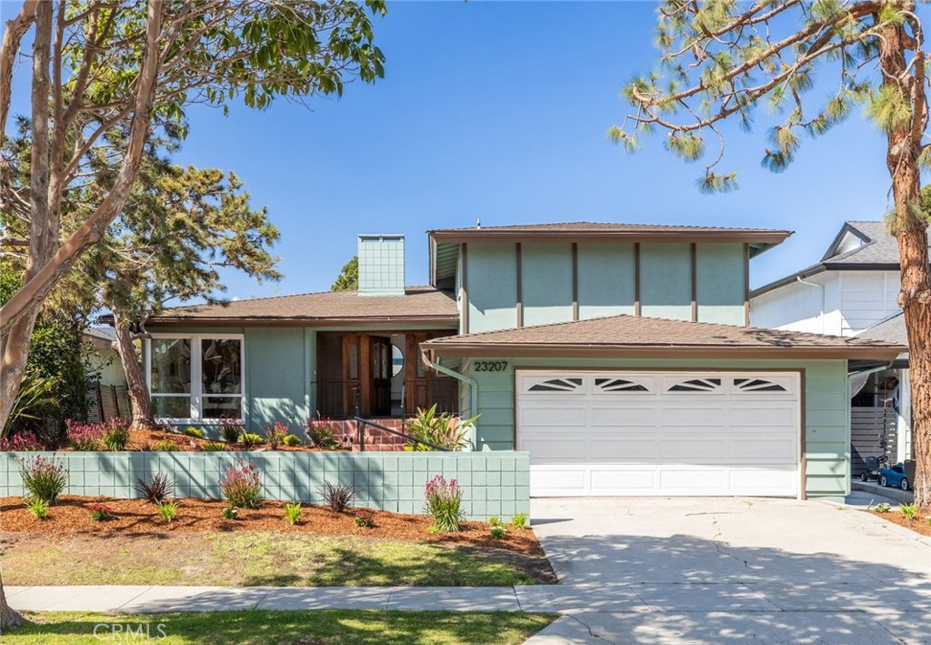 23207 Los Codona Ave, Torrance, CA 90505 - MLS SB25058241 - Coldwell Banker
