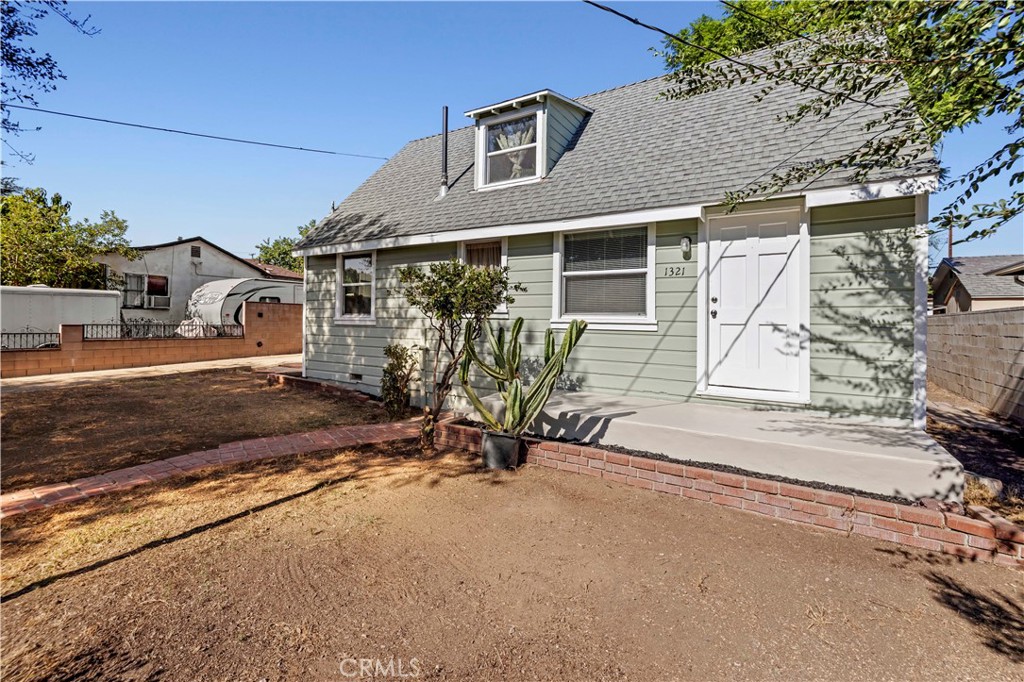 1321 O'Melveny St, San Fernando, CA 91340 - MLS SR24201573 - Coldwell ...