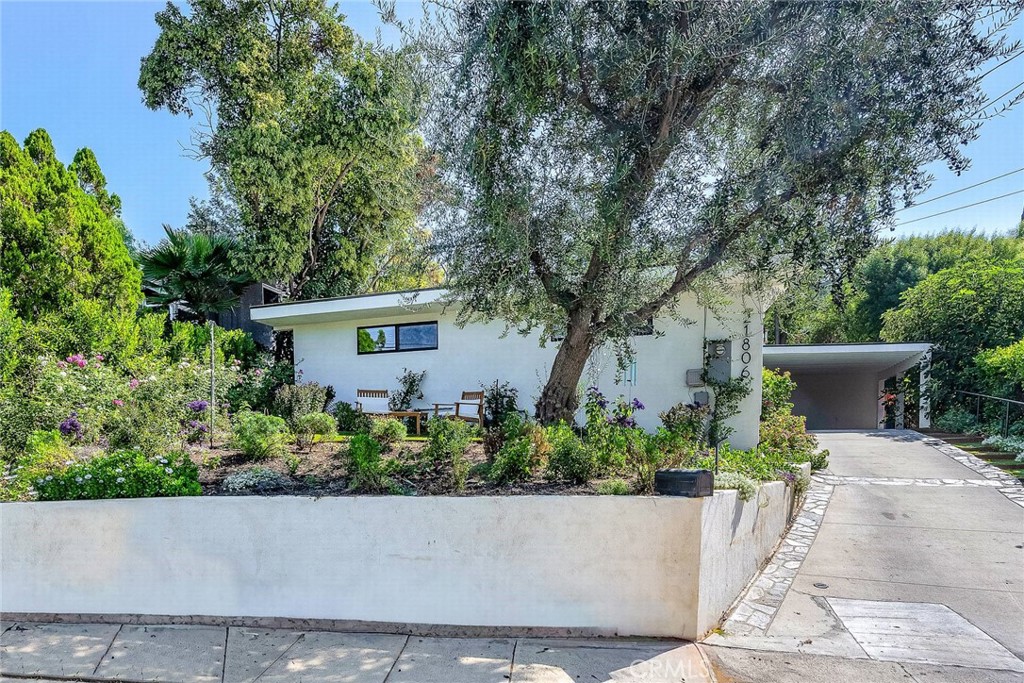 21806 Ybarra, Woodland Hills, CA 91364 - MLS SR25236183 - Coldwell Banker