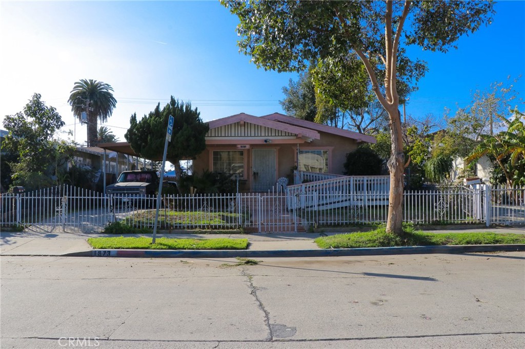1973 Lime Ave, Long Beach, CA 90806 - MLS SW23006839 - Coldwell Banker