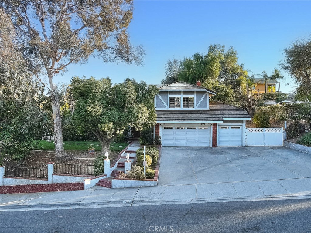 31 Los Felis Dr, Phillips Ranch, CA 91766 - MLS TR24227882 - Coldwell ...