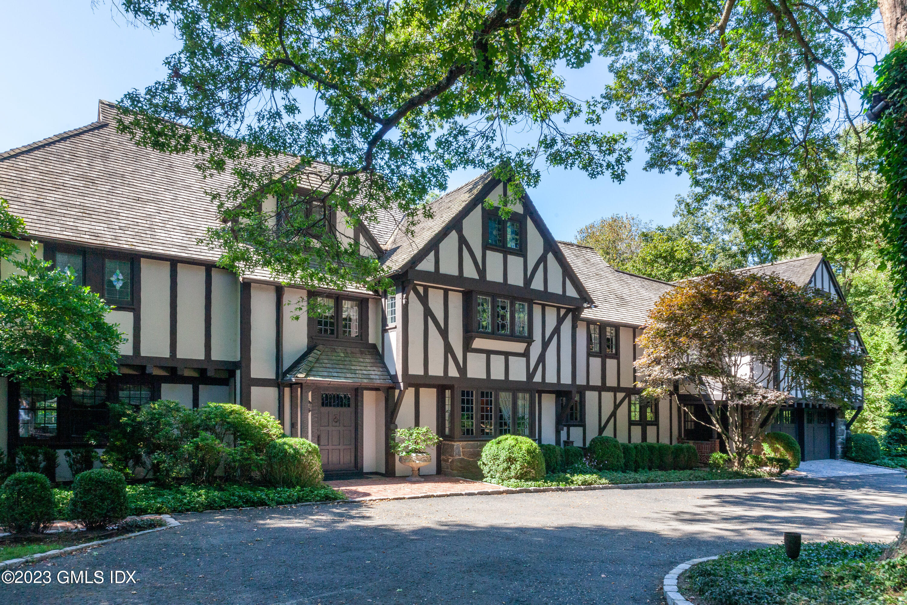 1 Knollwood Dr, Greenwich, CT 06830 - MLS 117590 - Coldwell Banker