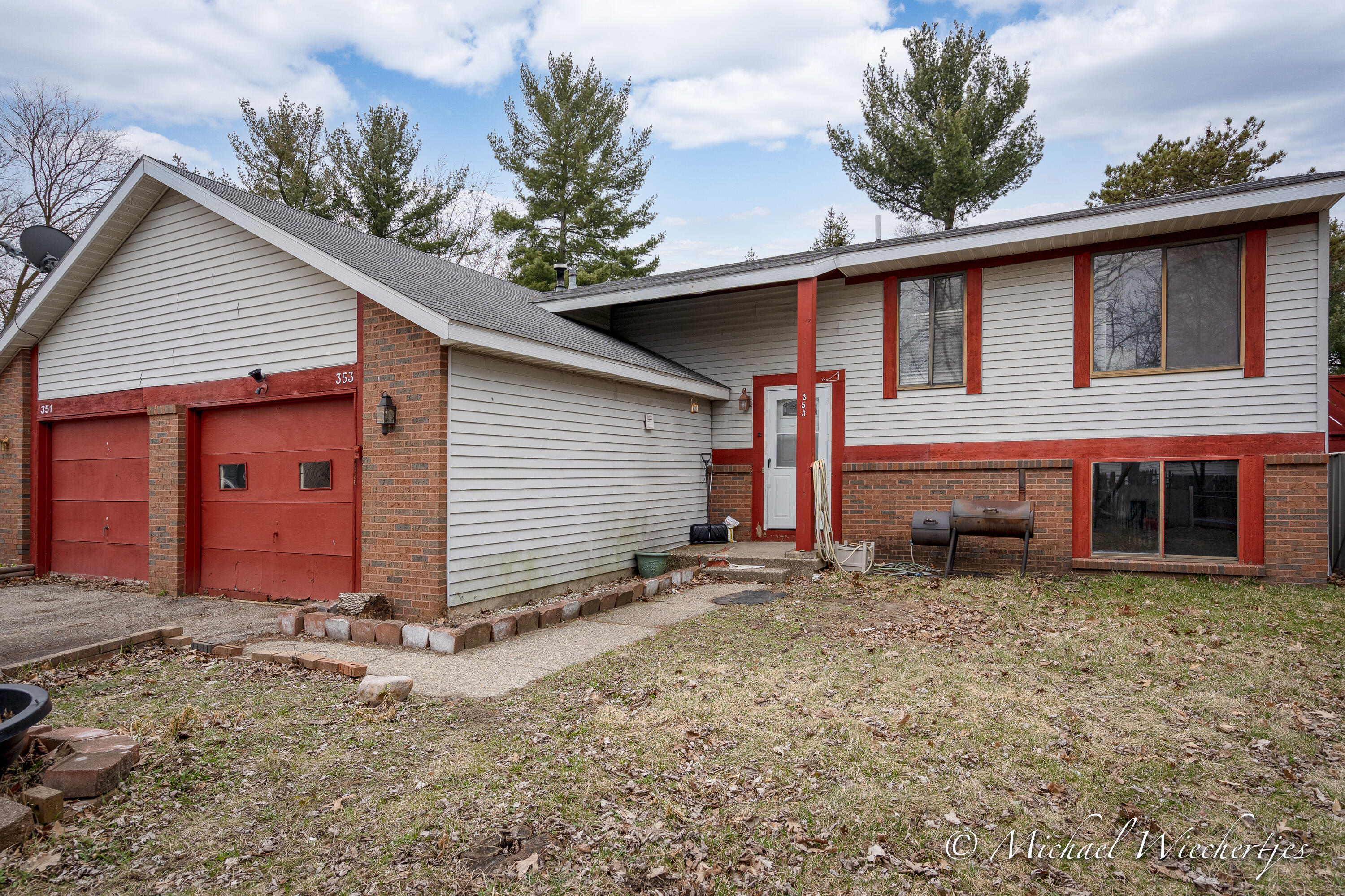 353 60th St, Grand Rapids, MI 49548 - MLS 22010348 - Coldwell Banker