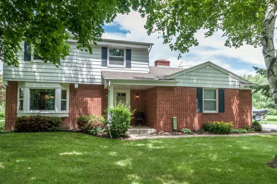 2816 Canyon Dr, Jackson, WI 53037 - MLS 1374569 - Coldwell Banker