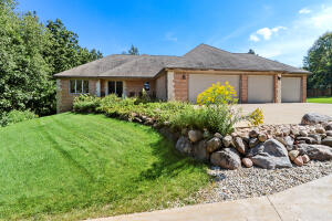 2108 Ridge Dr, Lyons, WI 53147 - MLS 1825752 - Coldwell Banker