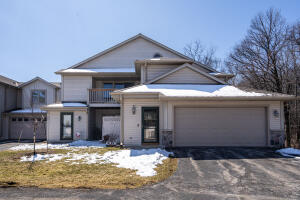 2255 Circle Ridge Rd, Delafield, WI 53018 - MLS 1828663 - Coldwell Banker