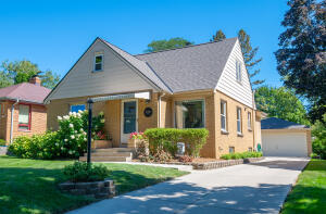 10323 W Park Ridge Ave, Wauwatosa, WI 53222 - MLS 1848972 - Coldwell Banker