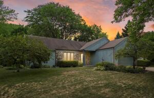 3105 Dartmoor Ct, Waukesha, WI 53188 - MLS 1855107 - Coldwell Banker