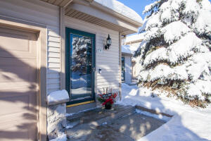 2279B Circle Ridge Dr, Delafield, WI 53018 - MLS 1862351 - Coldwell Banker