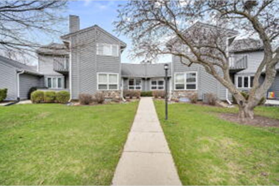 15722 W Ridge Rd, New Berlin, WI 53151 - MLS 1868488 - Coldwell Banker