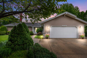 S103W20752 Heather Ln, Muskego, WI 53150 - MLS 1876630 - Coldwell Banker