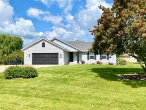 28700 Golden Cir, Racine, WI 53185 - MLS 1885062 - Coldwell Banker