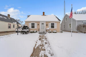 7843 20th Ave, Kenosha, WI 53143 - MLS 1907175 - Coldwell Banker