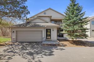 2279B Circle Ridge, Delafield, WI 53018 - MLS 1912967 - Coldwell Banker