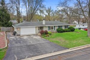 411 Henry St, Mukwonago, WI 53149 - MLS 1918719 - Coldwell Banker