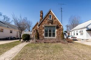 7414 5th Ave, Kenosha, WI 53143 - MLS 1924317 - Coldwell Banker