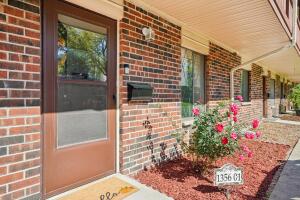 1356 Greenhedge Rd, Pewaukee, WI 53072 - MLS 1937403 - Coldwell Banker