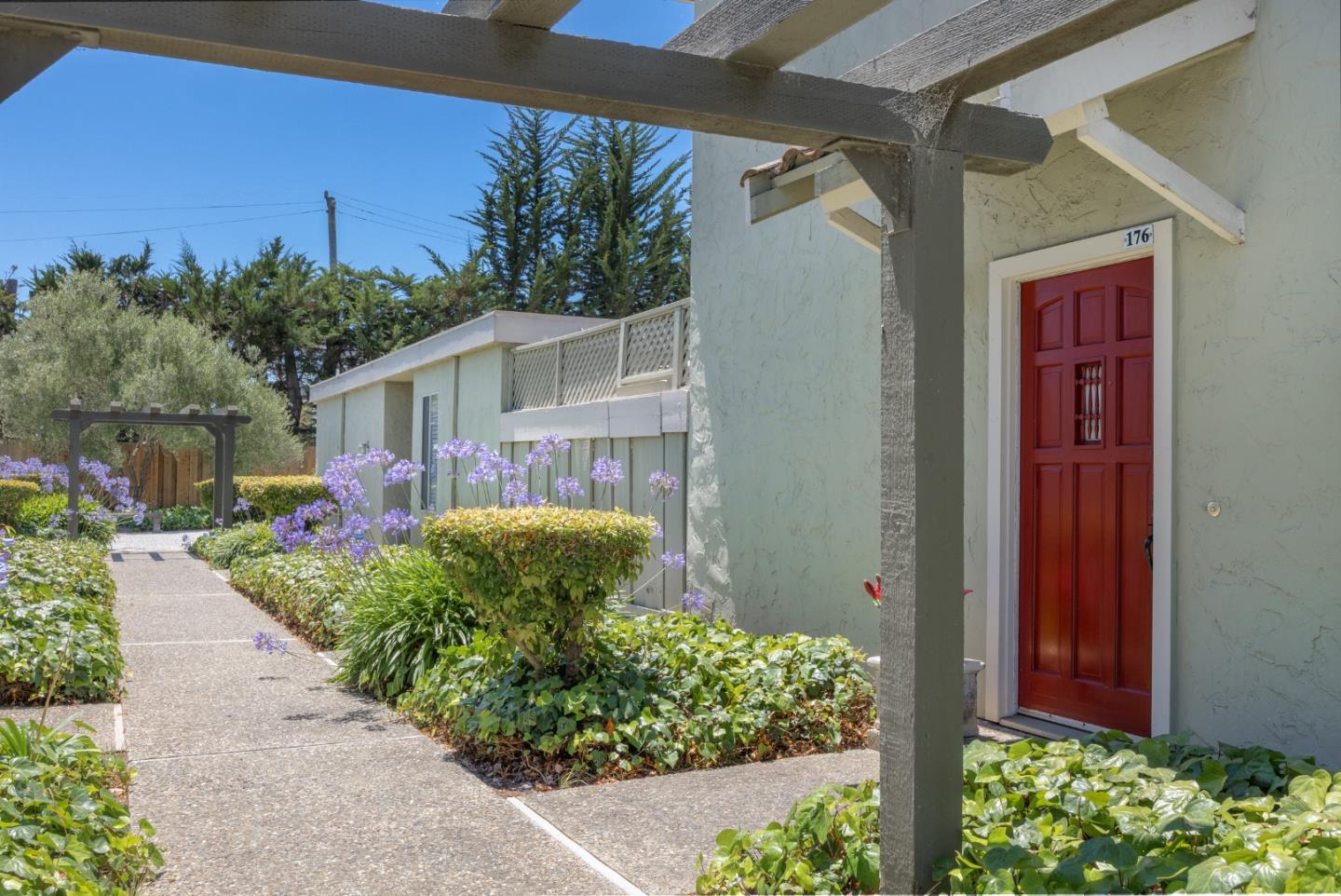 176 Crestview Ct, Watsonville, CA 95076 - MLS ML82014716 - Coldwell Banker