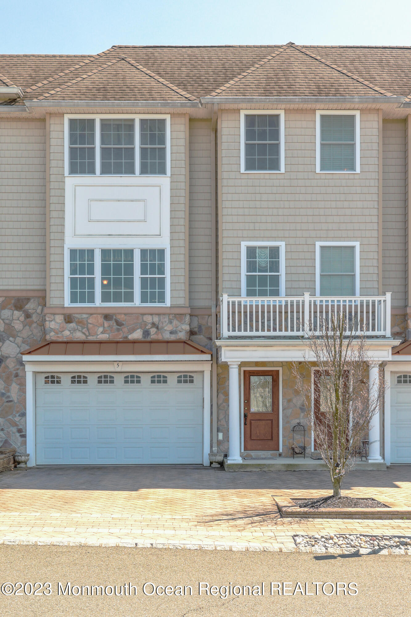 5 White Oak Ln, Aberdeen Township, NJ 07747 - MLS 22309654 - Coldwell ...