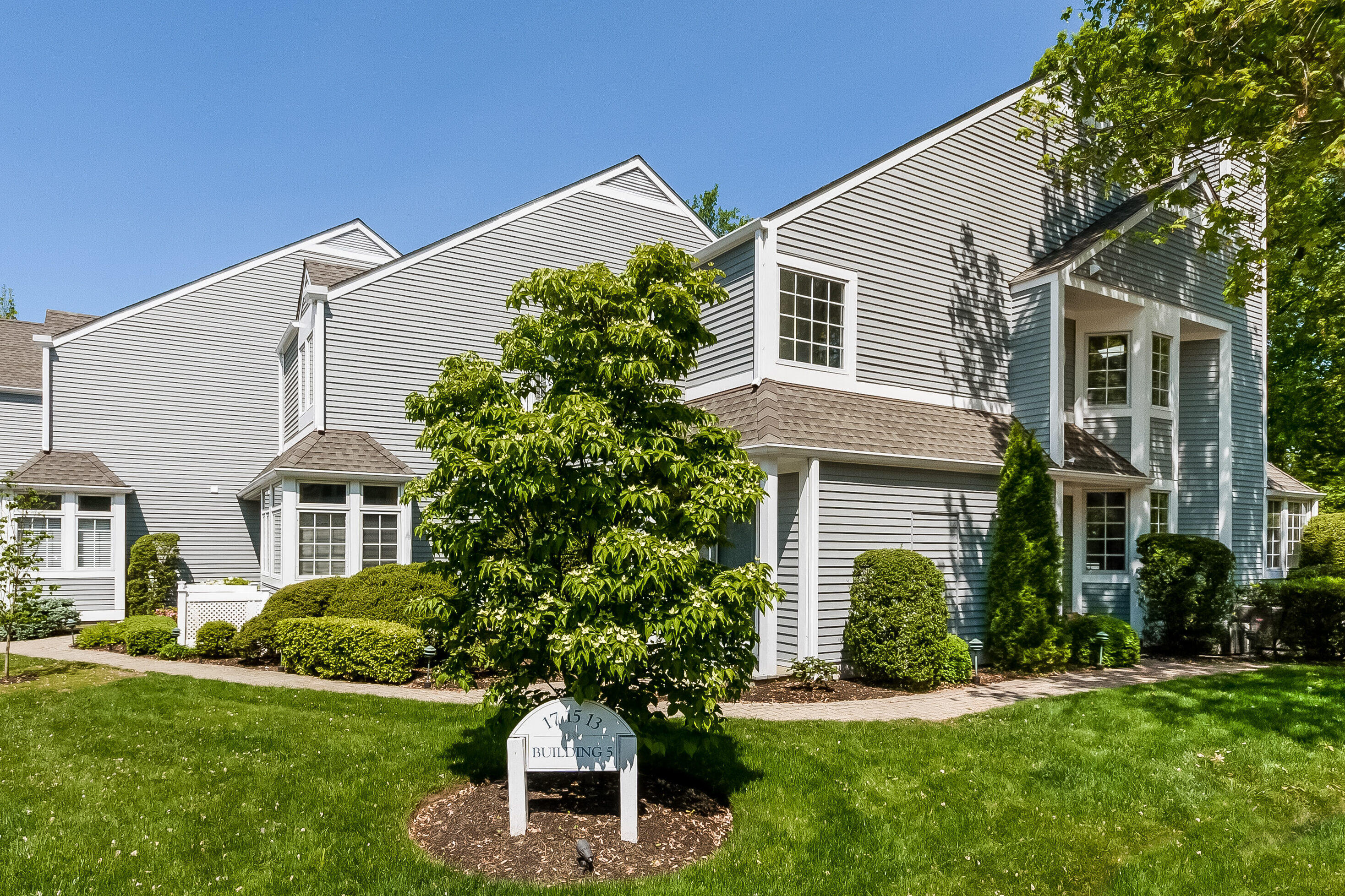 13 Hale Ln, Darien, CT 06820 - MLS 38353 - Coldwell Banker