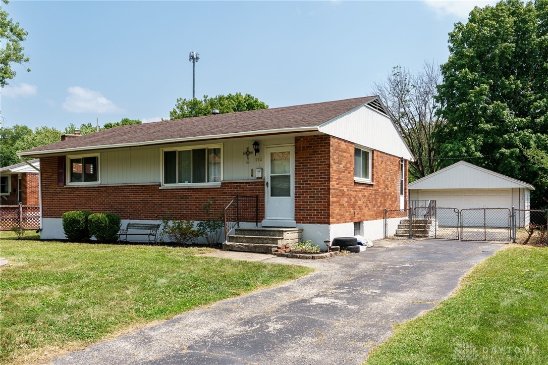 1742 Eric Dr, Dayton, OH 45414 - MLS 916772 - Coldwell Banker