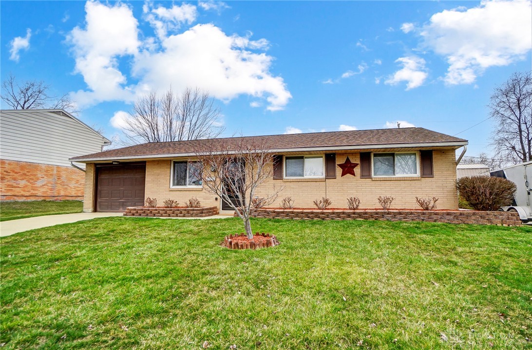 7401 Stonehurst Dr, Dayton, OH 45424 - MLS 927494 - Coldwell Banker