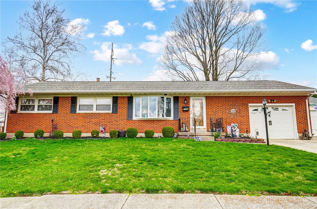 1702 Thomas Dr, Springfield, OH 45503 - MLS 931164 - Coldwell Banker
