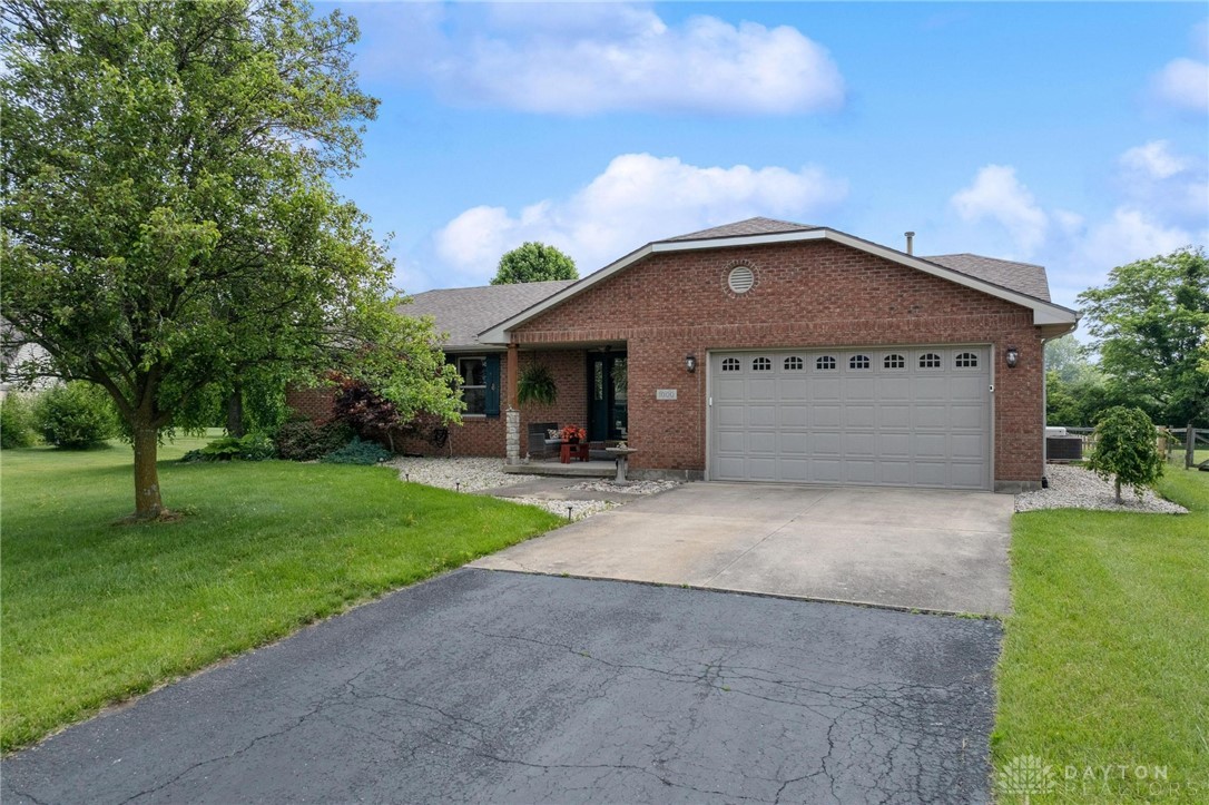 1000 Bluejay Dr, Enon Vlg, OH 45323 - MLS 935751 - Coldwell Banker