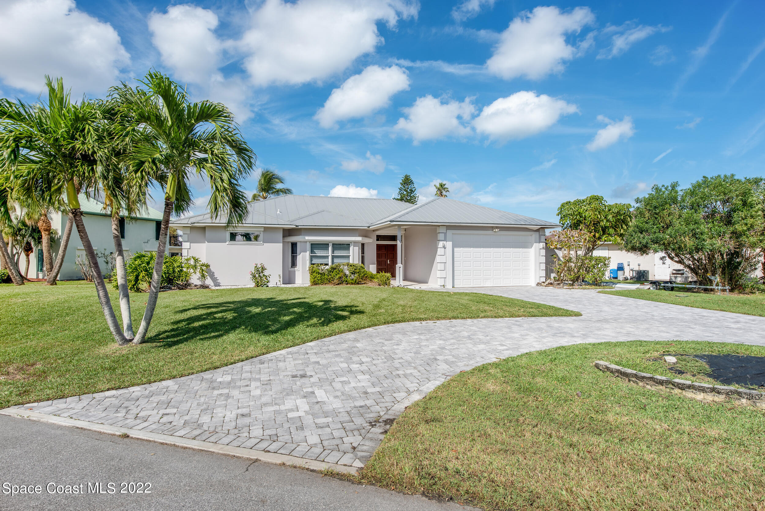 380 Lakeview Dr, Melbourne Beach, FL 32951 - MLS 950863 - Coldwell Banker