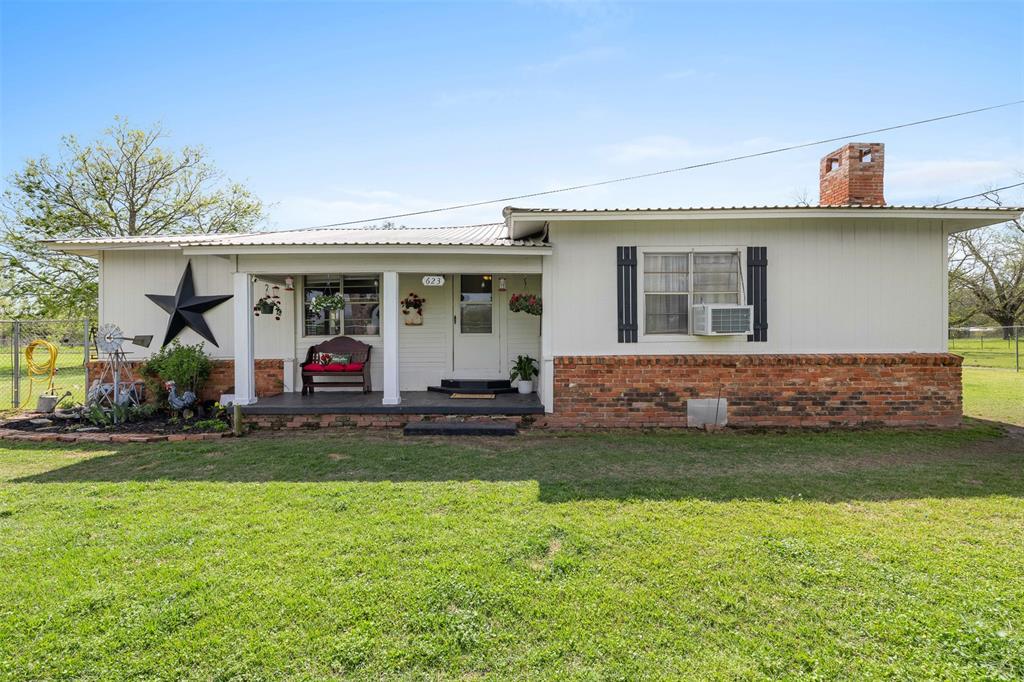 623 N Granger St, Oakwood, TX 75855 - MLS 19179274 - Coldwell Banker