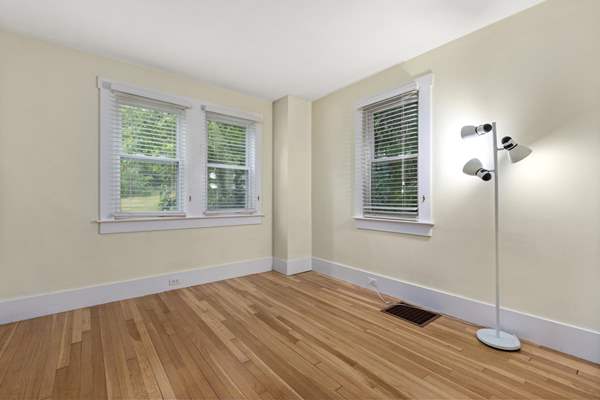 Lee, NH Homes For Sale & Real Estate