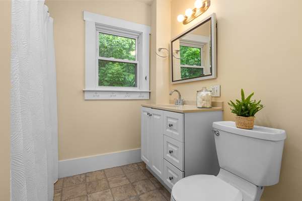 Lee, NH Homes For Sale & Real Estate