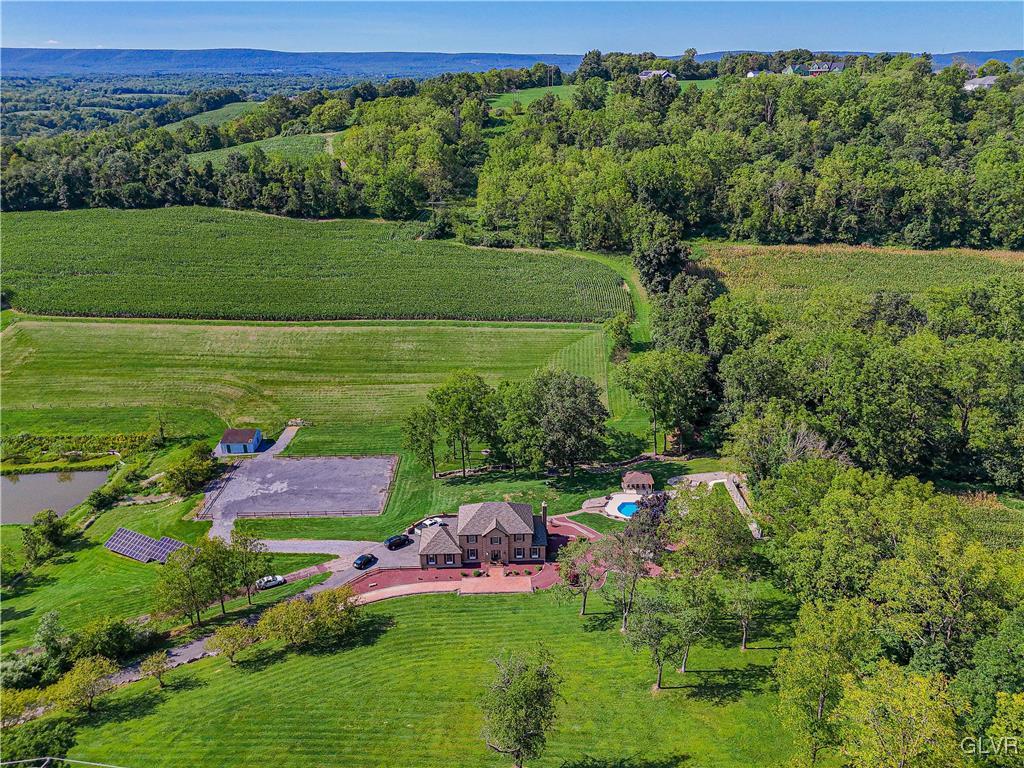 8644 Delaware Dr, Washington Twp, PA 18013 - MLS 755466 - Coldwell Banker