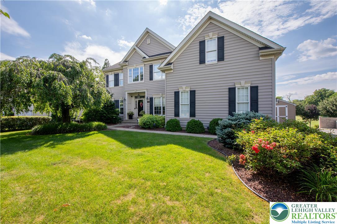 5343 Greenbriar Dr, Hanover Twp, PA 18017 - MLS 760761 - Coldwell Banker