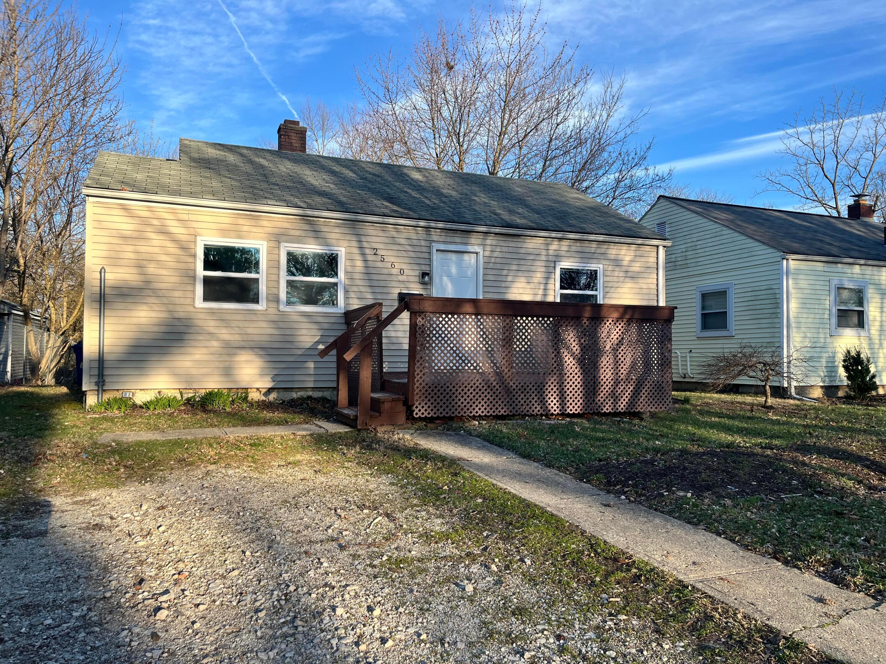 2560 Howey Rd, Columbus, OH 43211 - MLS 225012747 - Coldwell Banker