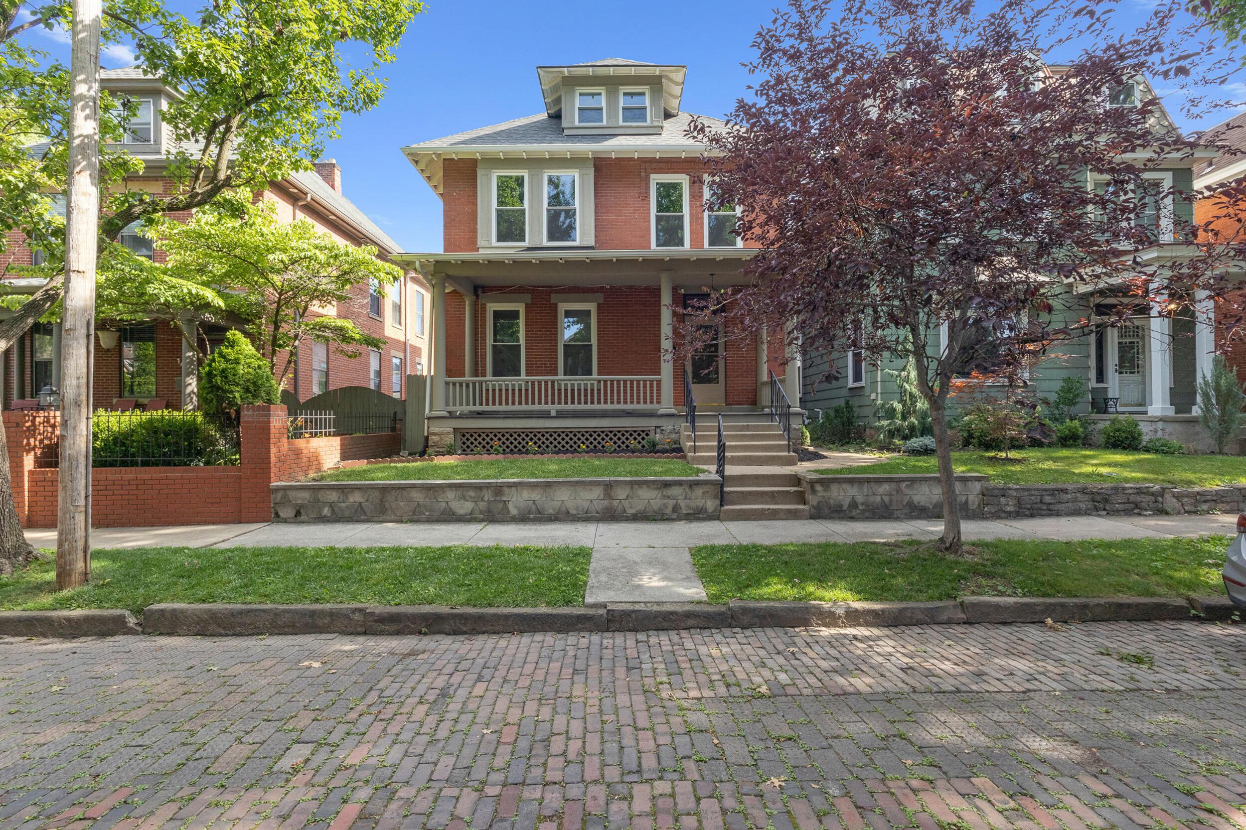 146 E Mithoff St, Columbus, OH 43206 - MLS 226022663 - Coldwell Banker