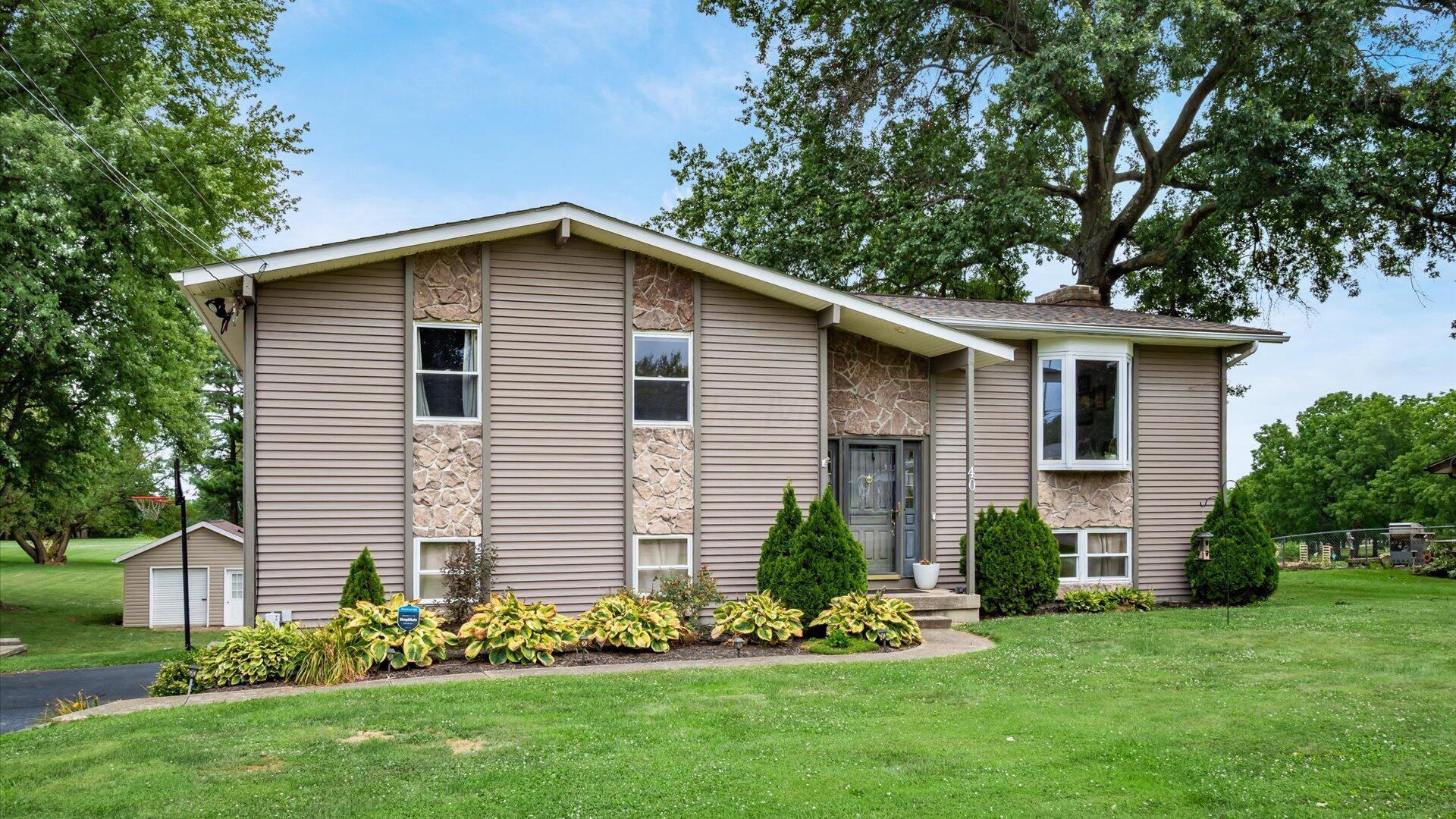 40 Craig Dr, Thornville, OH 43076 - MLS 224025226 - Coldwell Banker