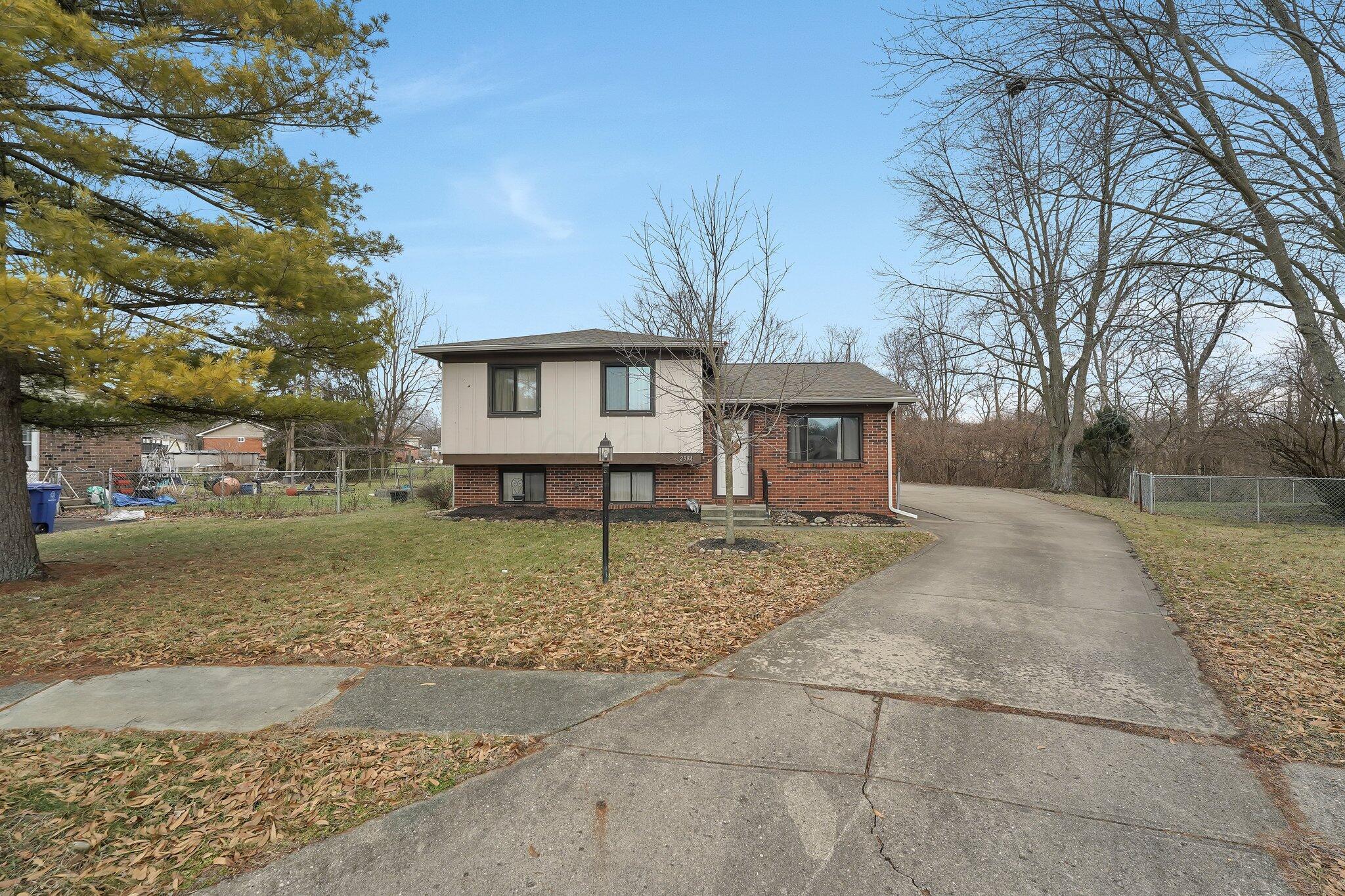 2984 Valley Creek Dr, Columbus, OH 43223 - MLS 225003297 - Coldwell Banker